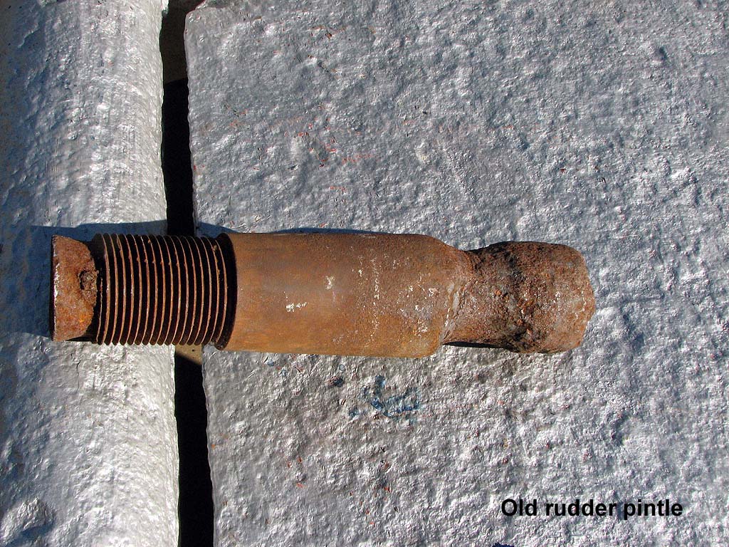 Old-rudder-pintle